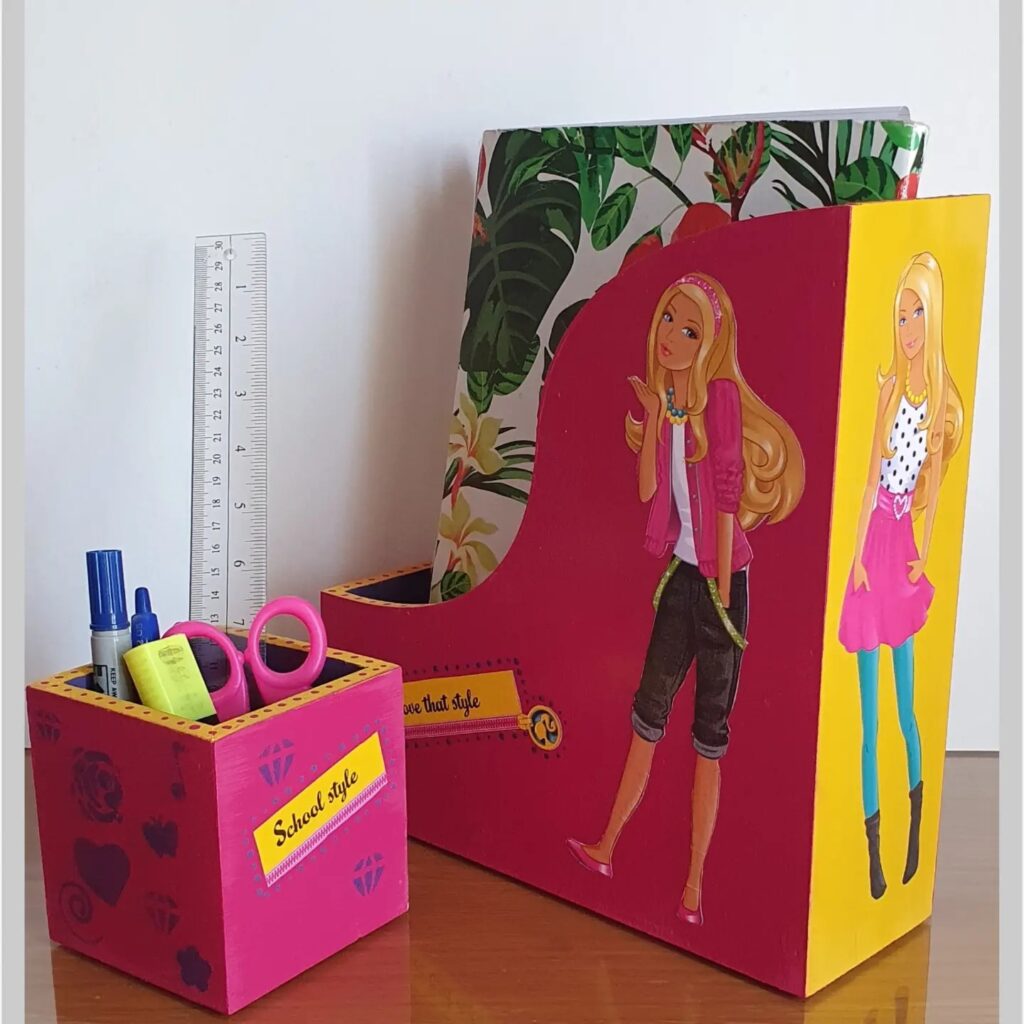 Barbie Themed Desk Set - I Make This
