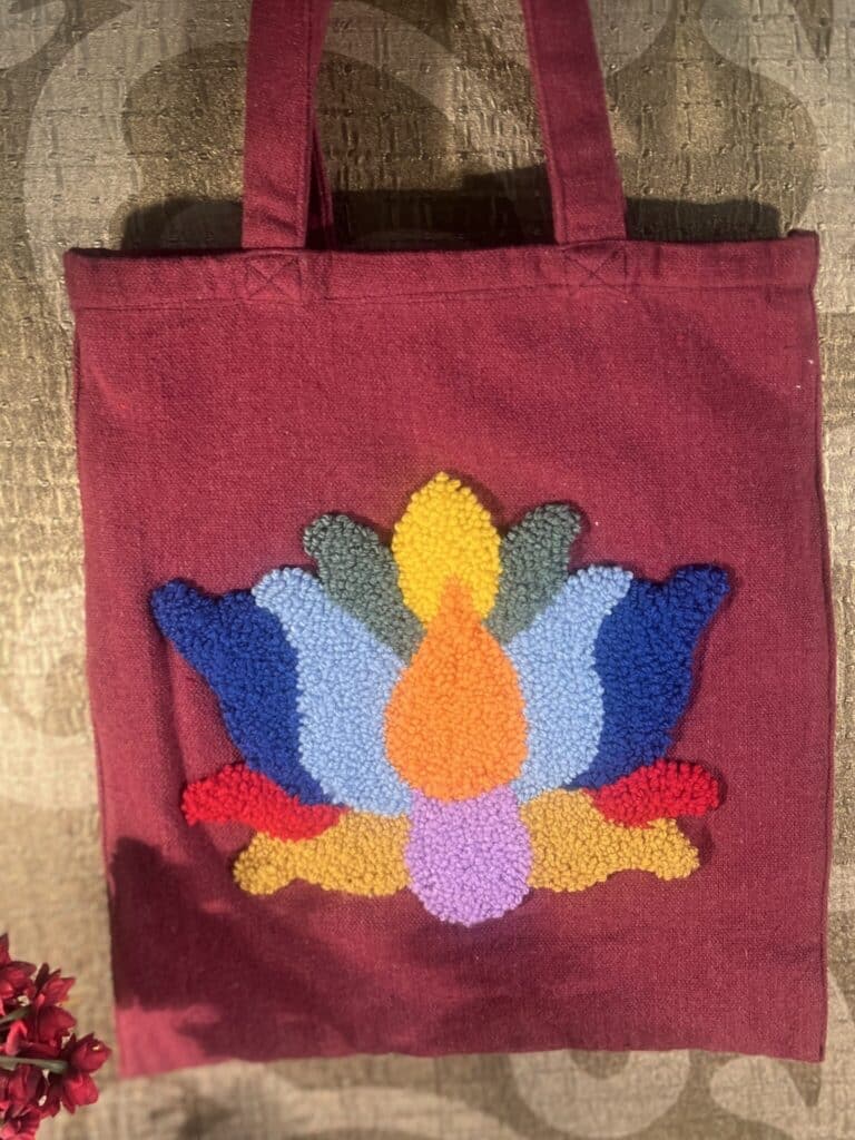 Flowery tufted tote bag - I Make This